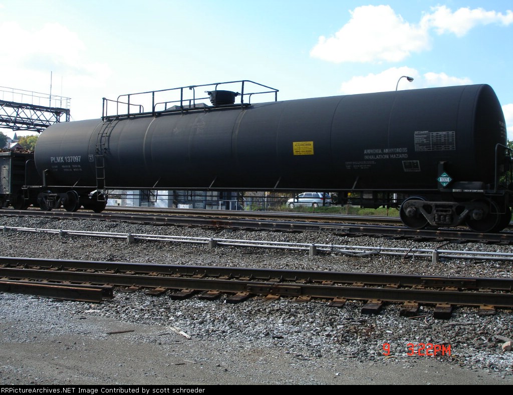 PLMX 137097 Tank Car EB